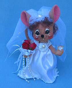 Annalee 7" Bride Mouse with Brown Hair - Mint - 2002 - 974202